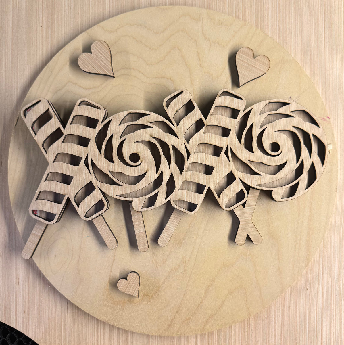 XOXO Pop Valentine’s Day Themed Round Sign Blank DIY Set – Wicked Gold